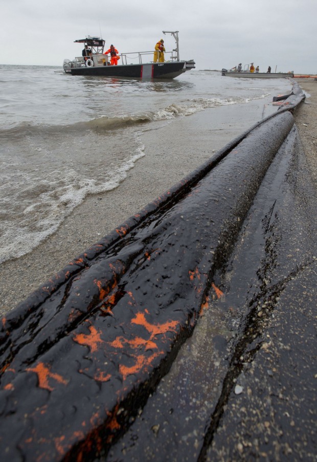 Galveston oil spill boom | StateImpact Texas
